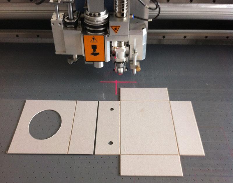 Advantage of Carton Box Package Sample Oscillating Cutter Plotter ...